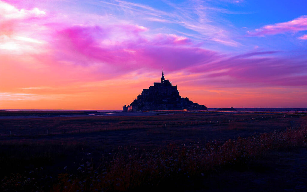The Ultimate Normandy Travel Guide: Coast, Castles and WWII History ...